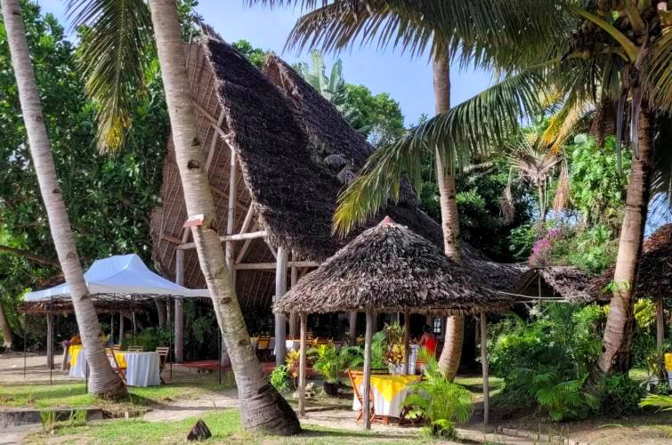 Services – Hôtel La Pirogue – Hôtel de Charme à Mahambo – Analanjirofo ...